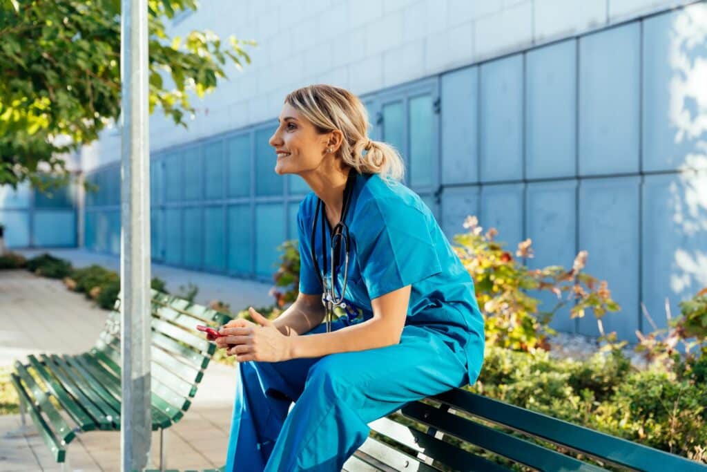 What Are the Benefits of Travel Nursing? | TRS Healthcare